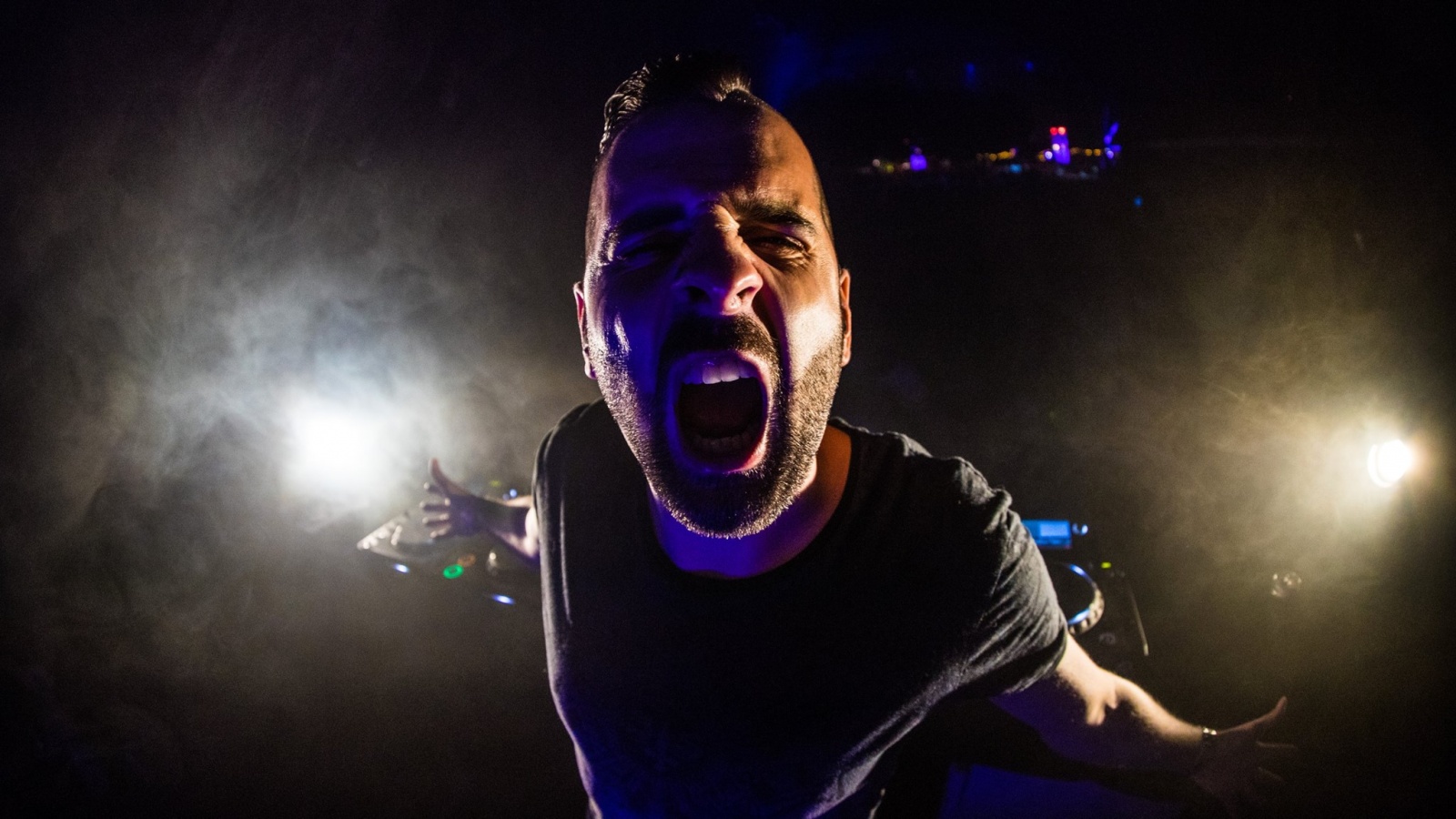 FRAGMENTS - Digital Punk over zijn nieuwe album, Supremacy en Digital ...