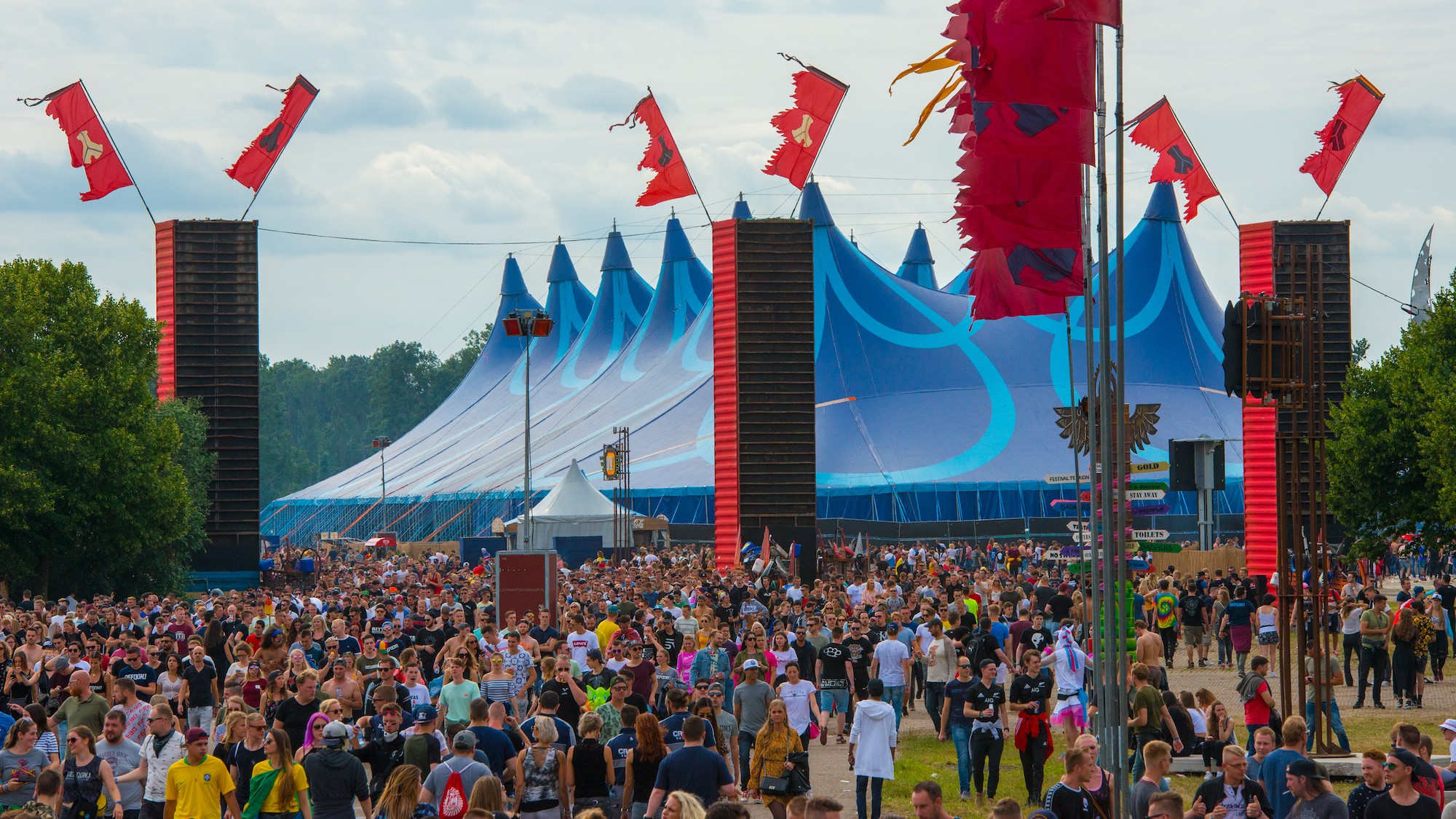 Comfort Camping vs Defqon.1 Camping Ground | Blogs | Hardstyle Report